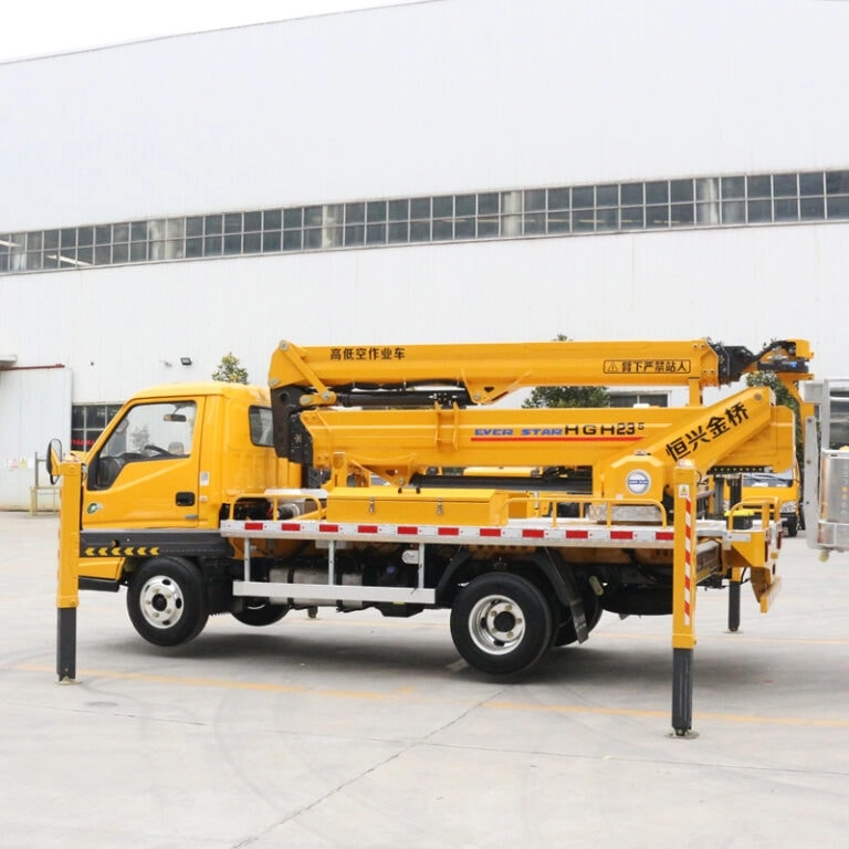 Bucket Trucks Achieve Flexible Working Posture - Everstar