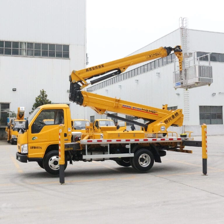 Bucket Trucks Achieve Flexible Working Posture - Everstar