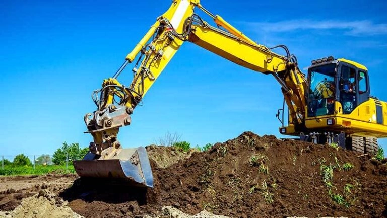 The Essential Guide on How to Operate Excavator Safely and Effectively