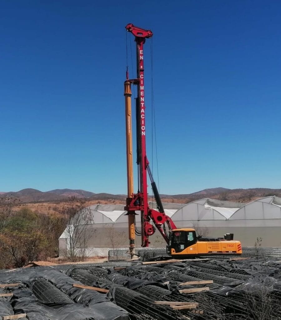 Understanding the Importance of the Kelly Bar in Drilling Operations ...