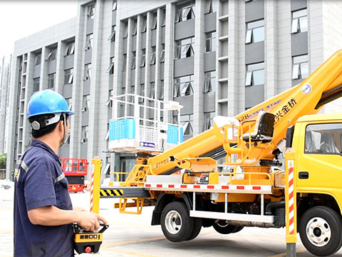 Bucket Trucks Elevate Your Operations - Everstar